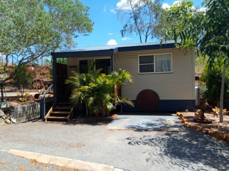 Mount Morgan Motel Accommodation - Silver Wattle Caravan Park