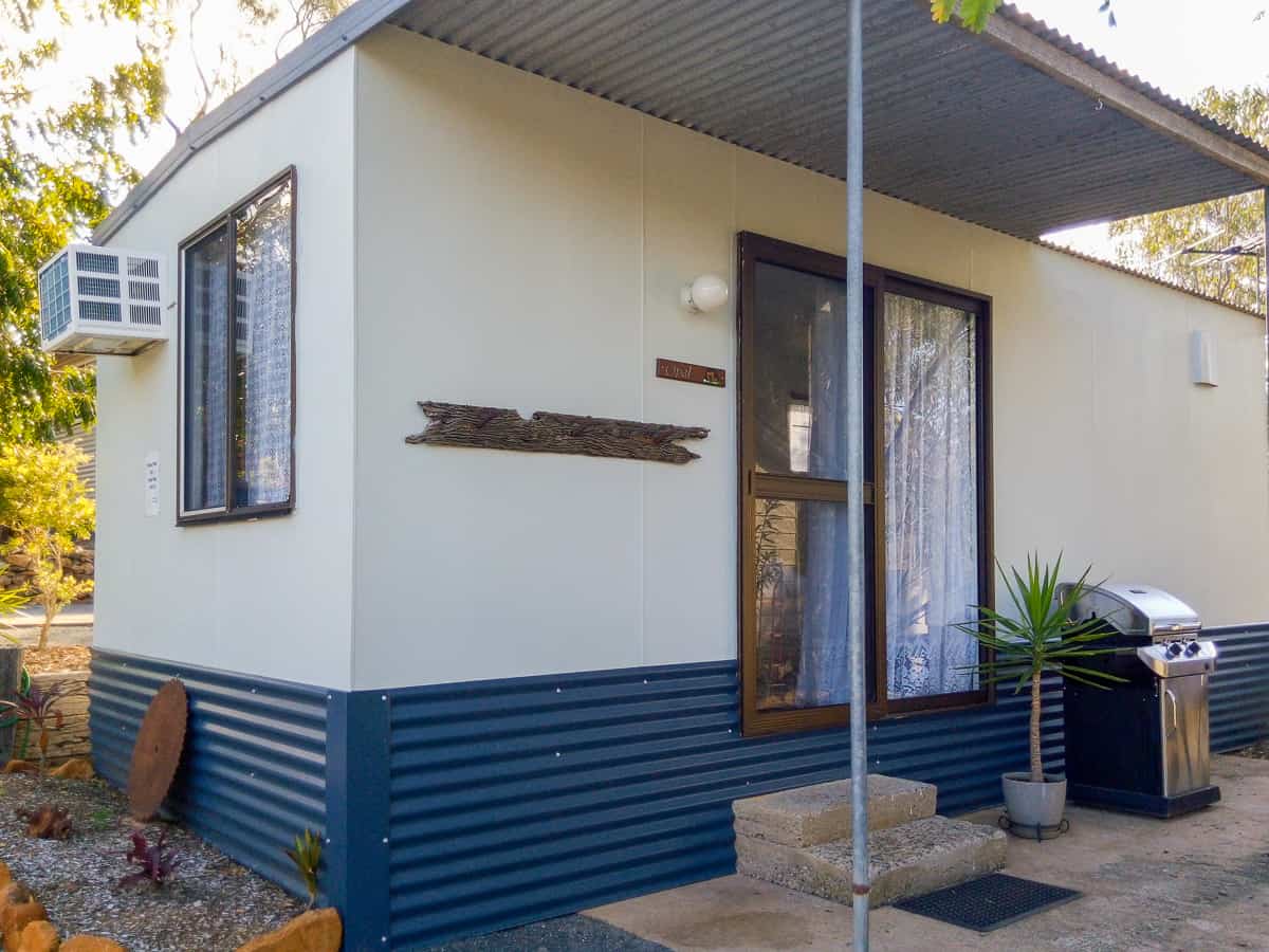 Mount Morgan Motel Accommodation - Silver Wattle Caravan Park